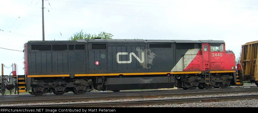 CN 2440